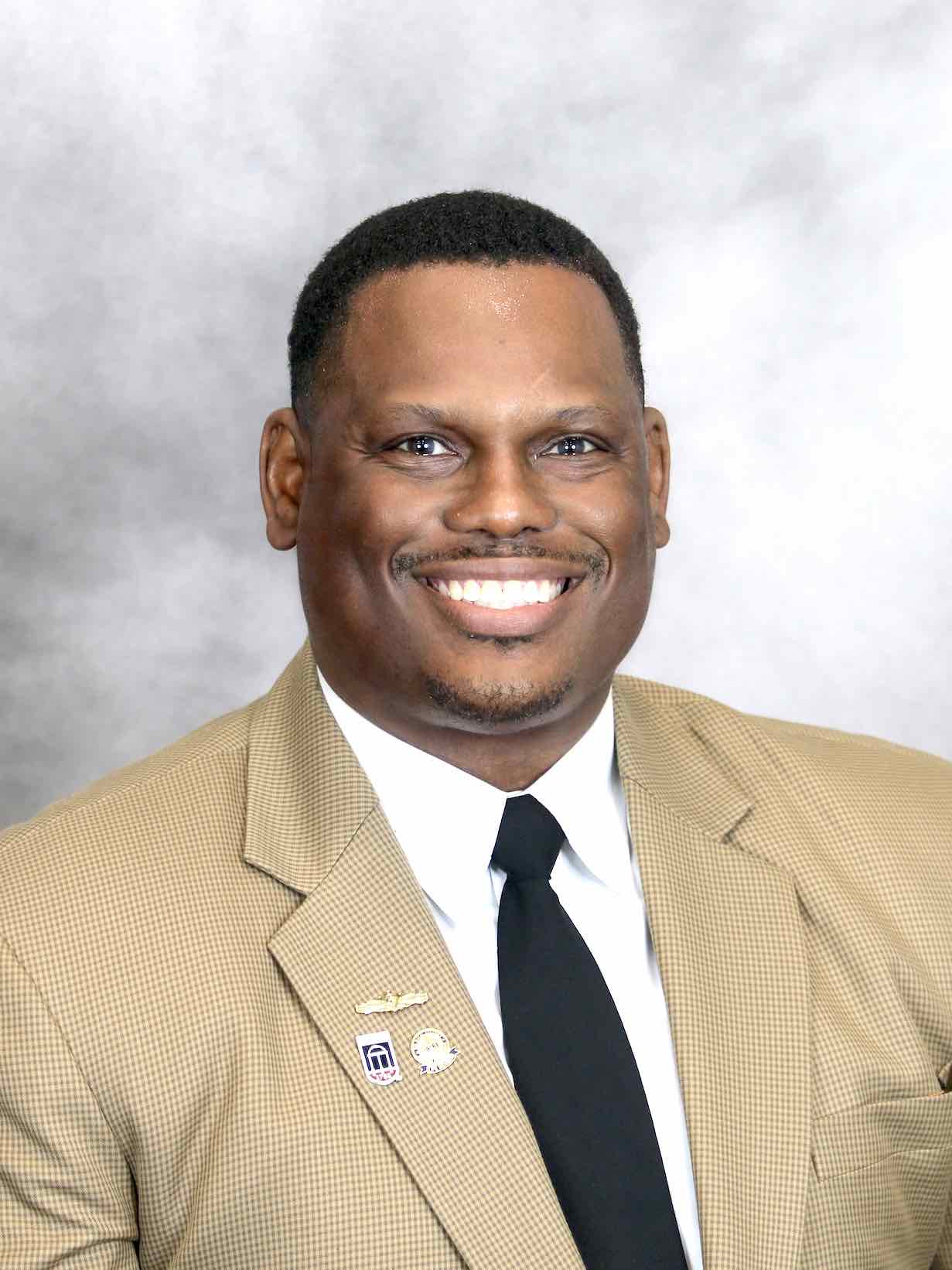 Retired naval officer Bobby Jones announces run for Fayette County ...